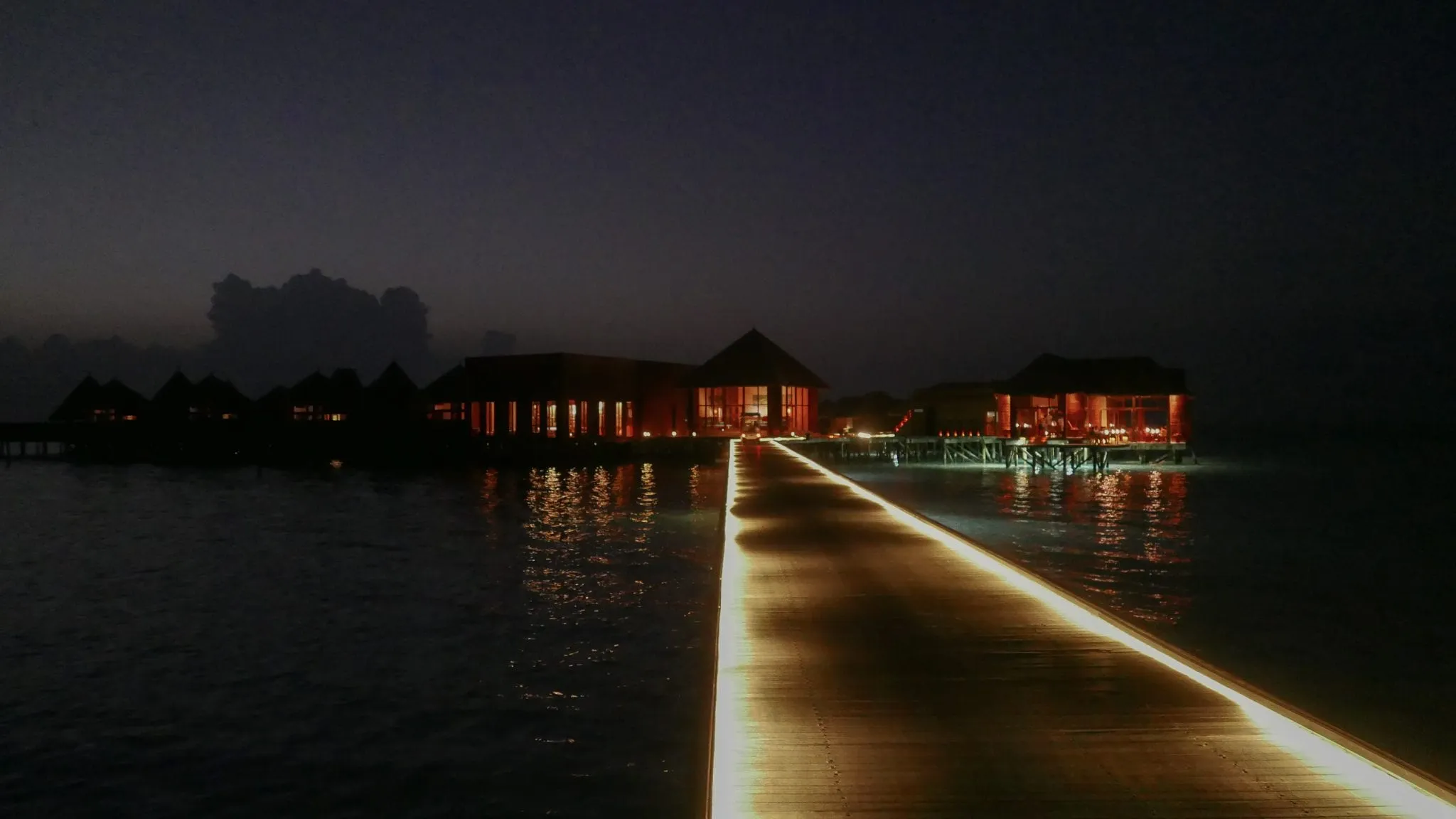 GUIDE: Eating and Drinking at the Conrad Maldives – The Luxury Traveller