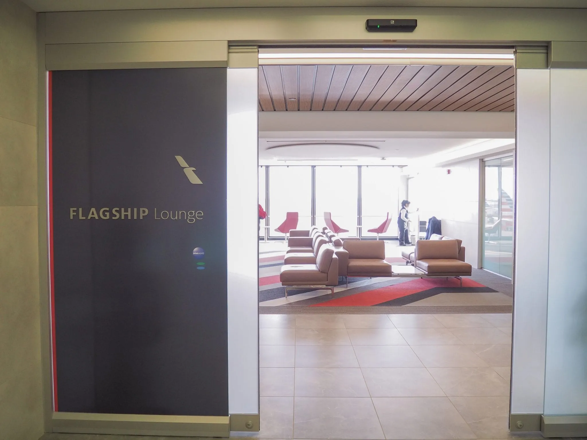REVIEW: American Airlines Flagship Lounge, Chicago – ORD T3 – The ...