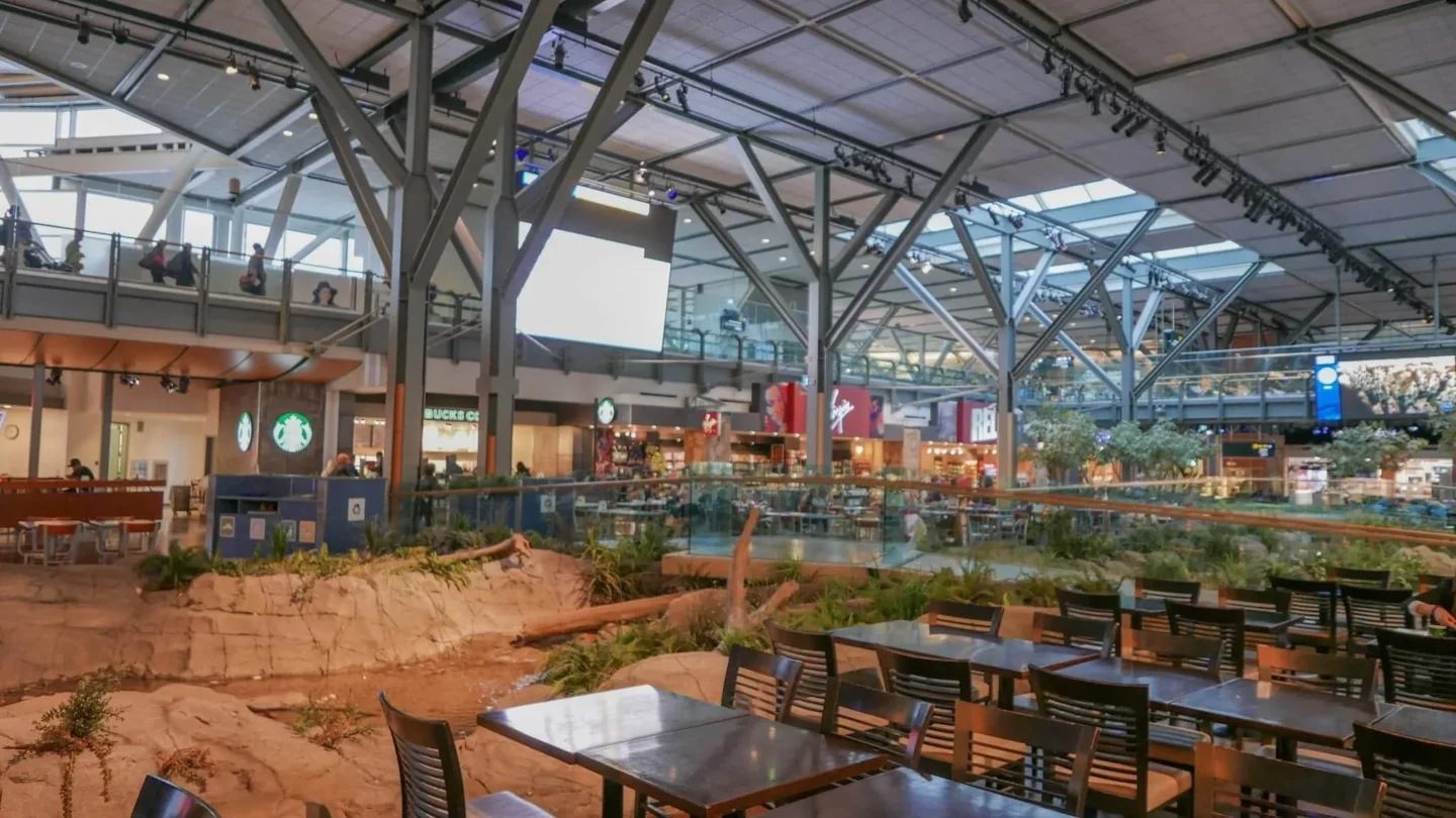 REVIEW: Air Canada Maple Leaf Lounge, Vancouver (YVR) – The Luxury ...