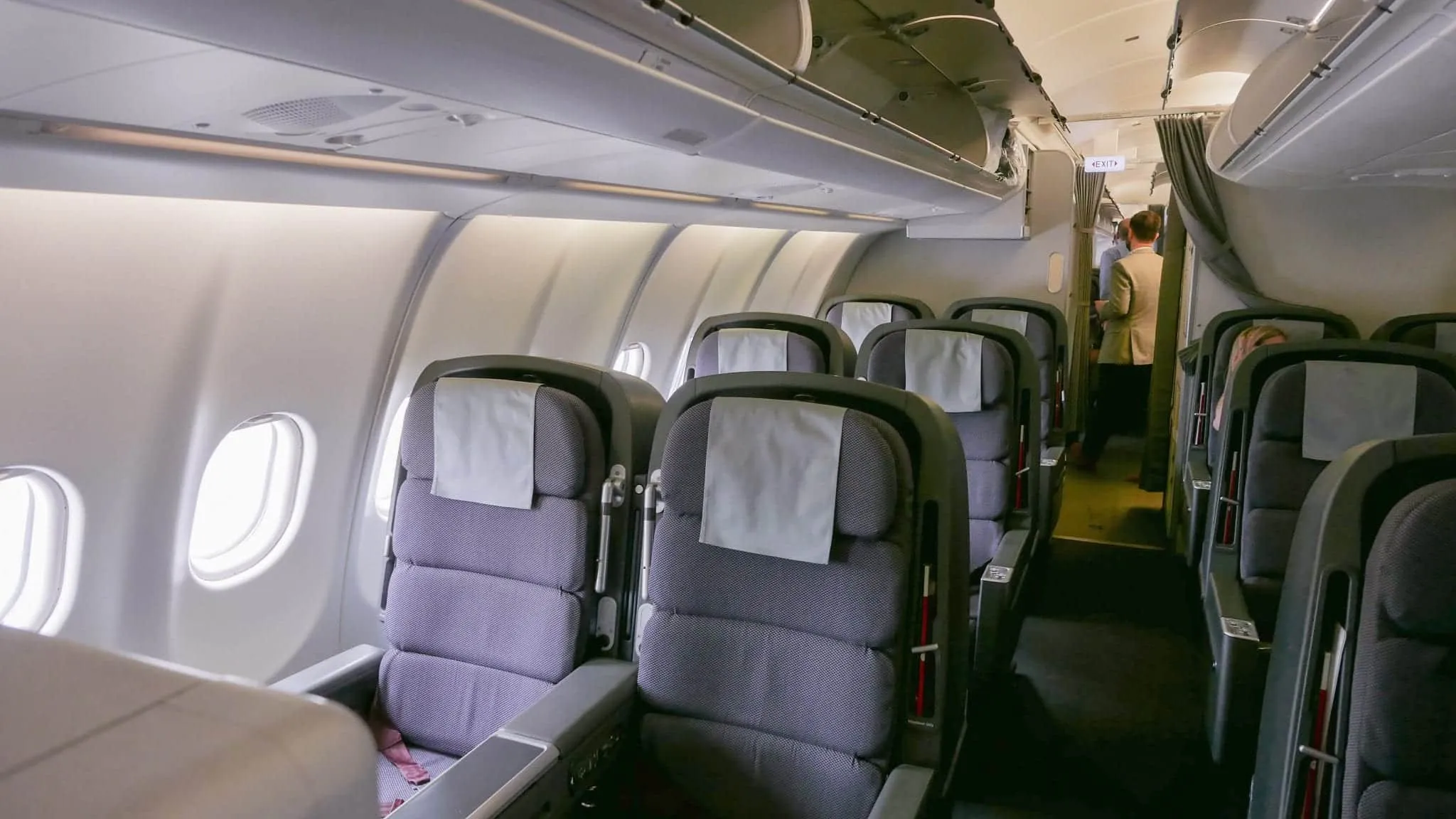 REVIEW: Qantas – Business Class – Sydney SYD to Melbourne MEL (A332 ...