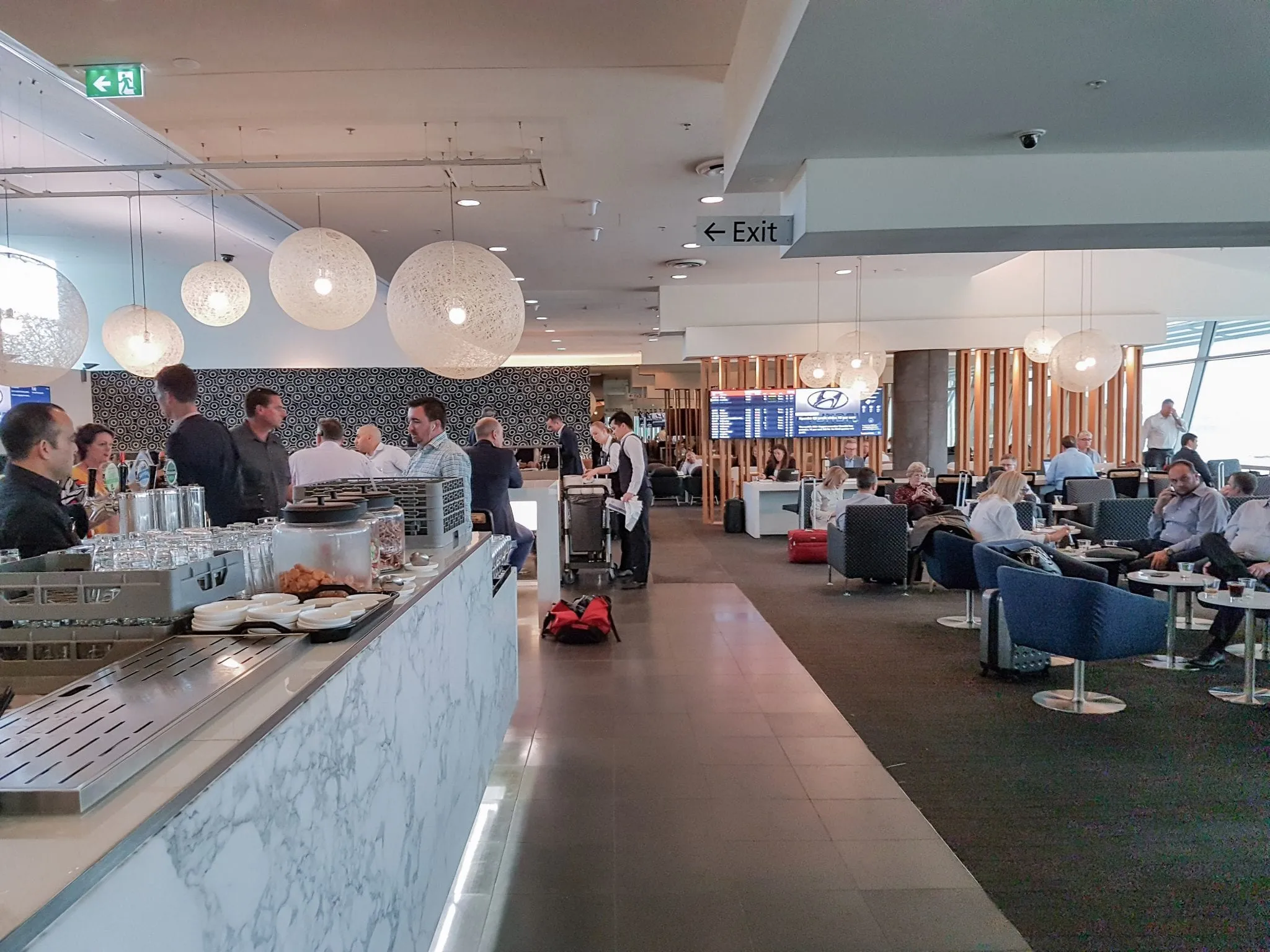 REVIEW: Qantas Business Lounge – Sydney (Domestic T3) – The Luxury ...