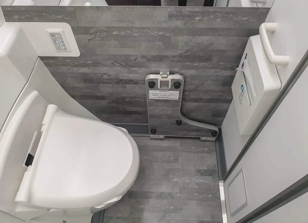 REVIEW: ANA – New First Class “The Suite” – Tokyo HND to London LHR ...