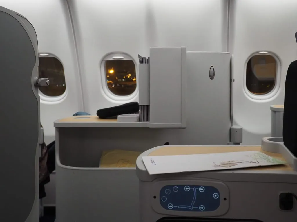 REVIEW: China Southern – Business Class – A330 – Guangzhou CAN to Paris ...